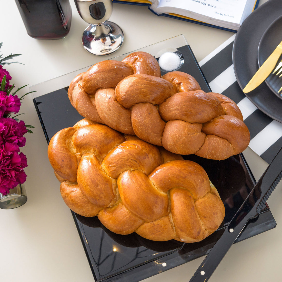 Solid Challah Board Black – Apeloig Collection